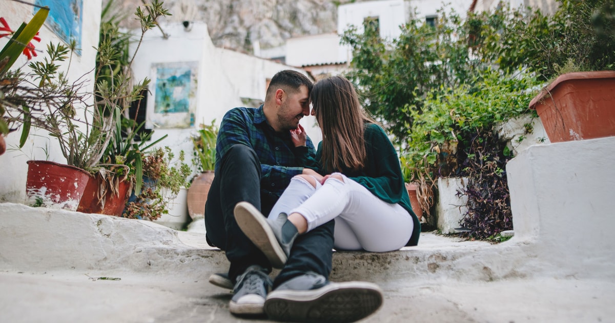 ATHENS: Professional photoshoot at Anafiotika | GetYourGuide