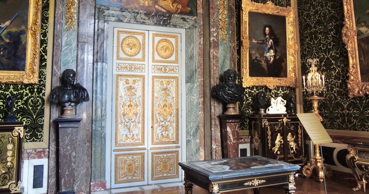 Versailles Palace: Skip-the-Line Exclusive Tour | GetYourGuide