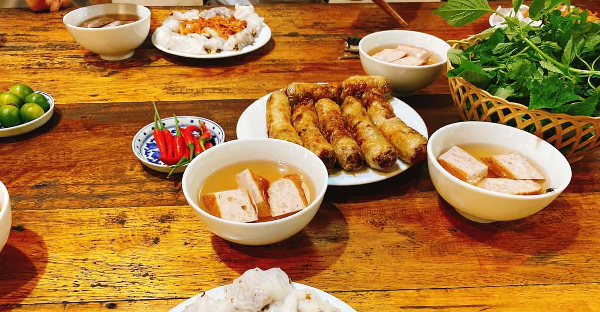 Hanoi: 7 Tastings Street Food Tour with Train Street | GetYourGuide