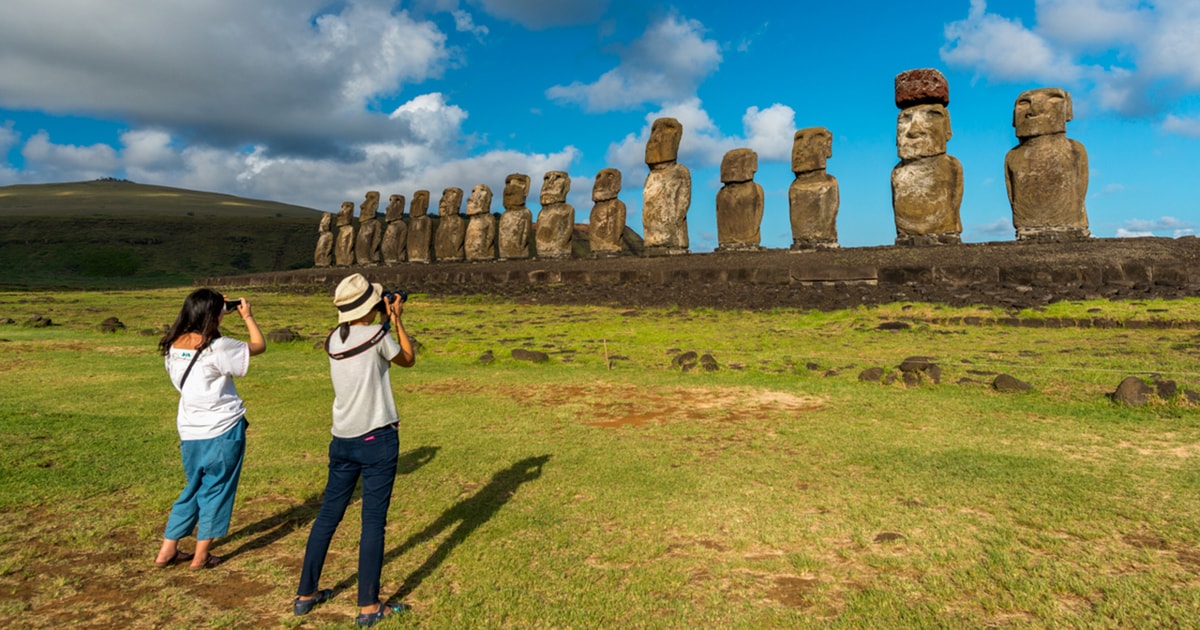 Rapa Nui: Incrível passeio privado de dia inteiro aos Moais | GetYourGuide