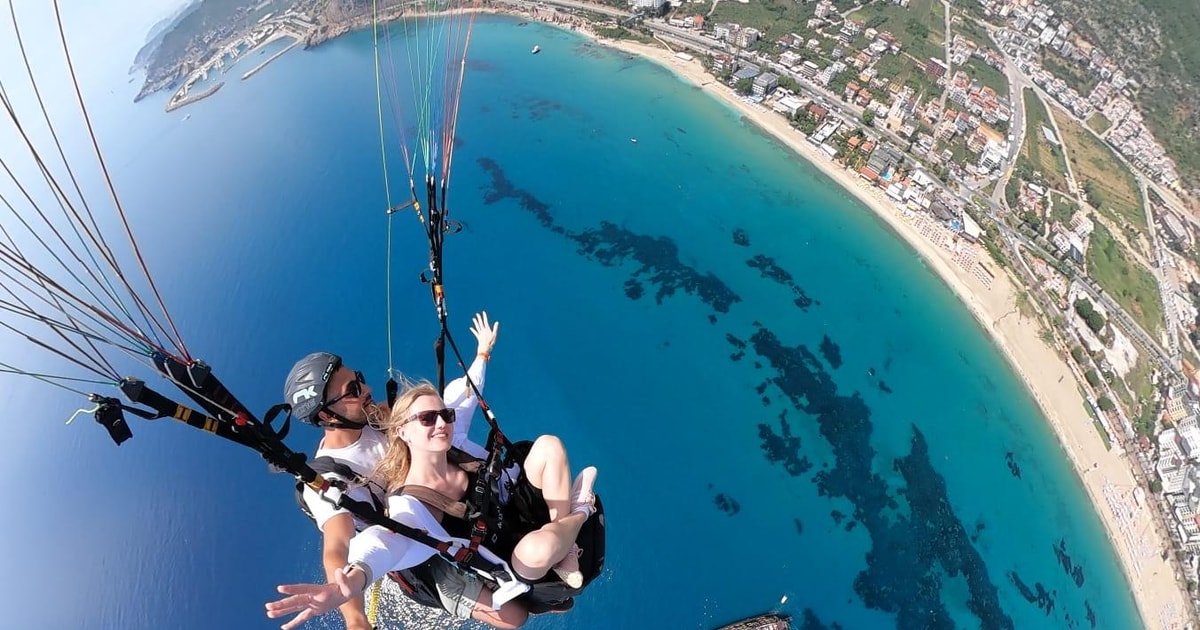 Alanya: Vuelo en parapente biplaza a la playa de Cleopatra | GetYourGuide
