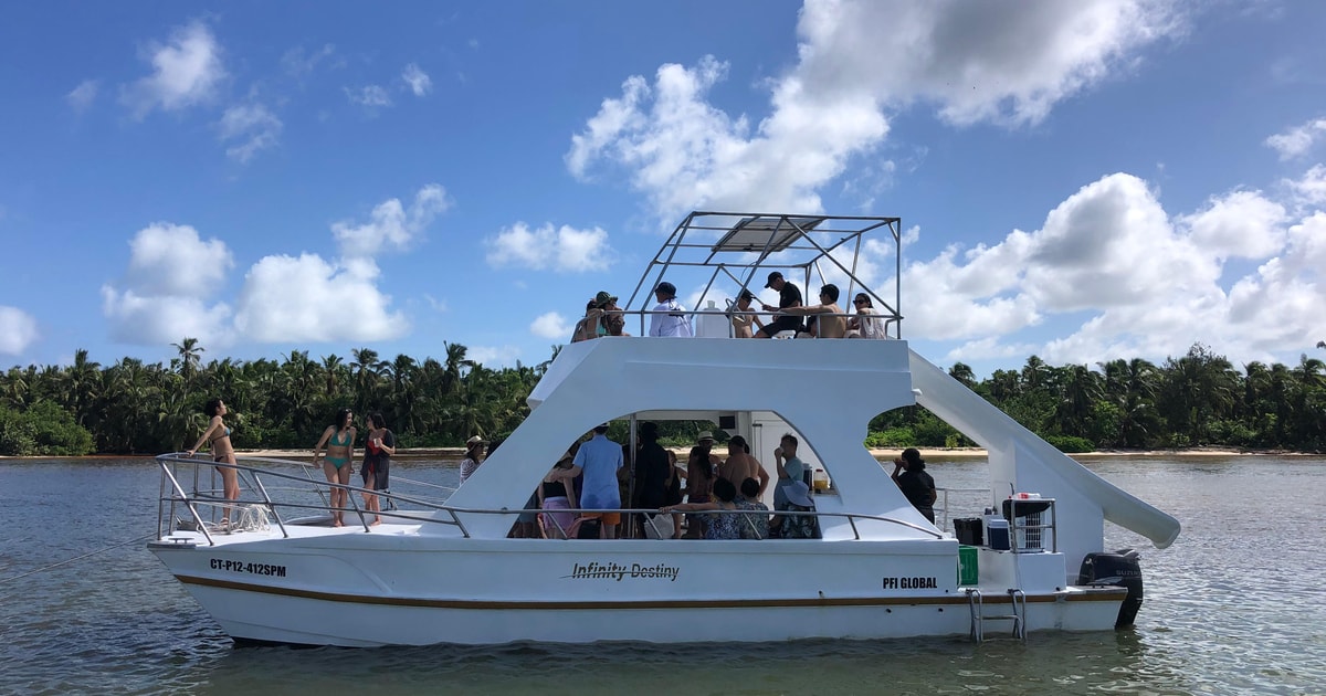 Katamaran-Tour für kleine Gruppen zum Segeln und Schnorcheln | GetYourGuide
