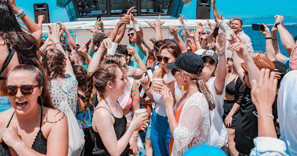 Playa de Palma: Boat Party with DJ, Buffet and Entertainment | GetYourGuide