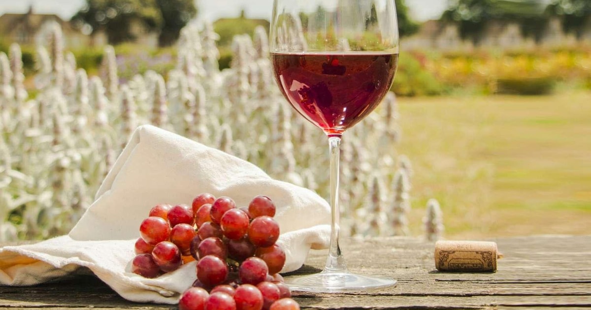 Ulcinj: Authentic Caffe Bar. Local drinks. Raki, Wine taste! | GetYourGuide