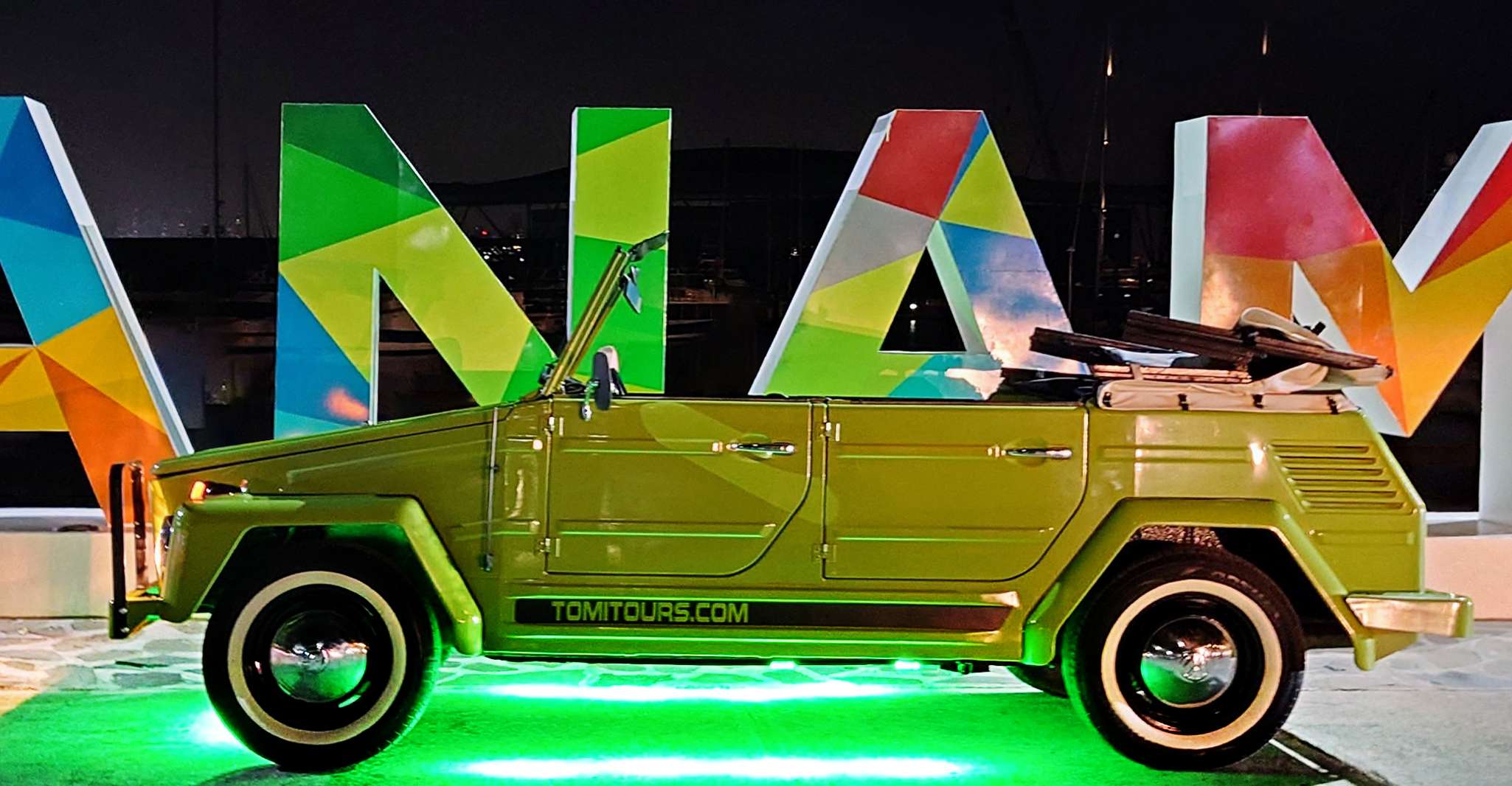 Panama City, City Highlights Tour in a VW Safari Classic Car - SuiteTrails