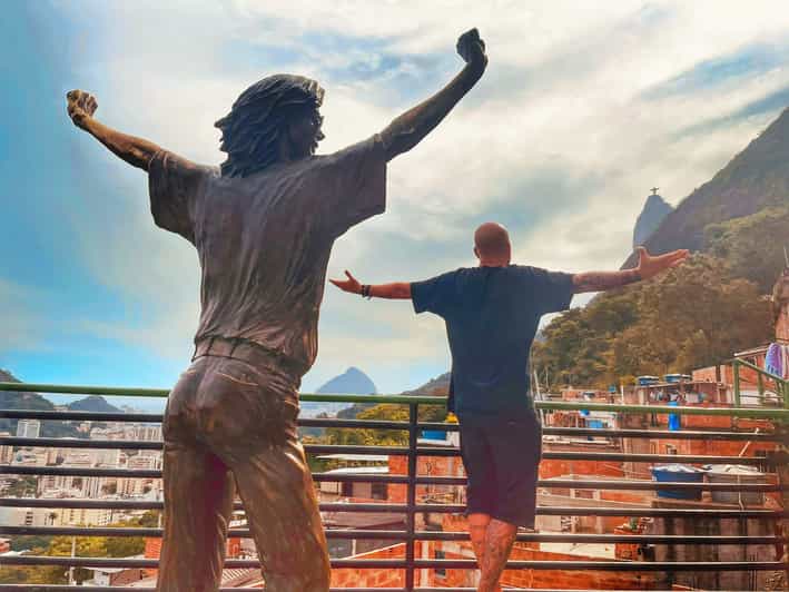Favela Tour - Calea lui Michael Jackson în Rio | GetYourGuide