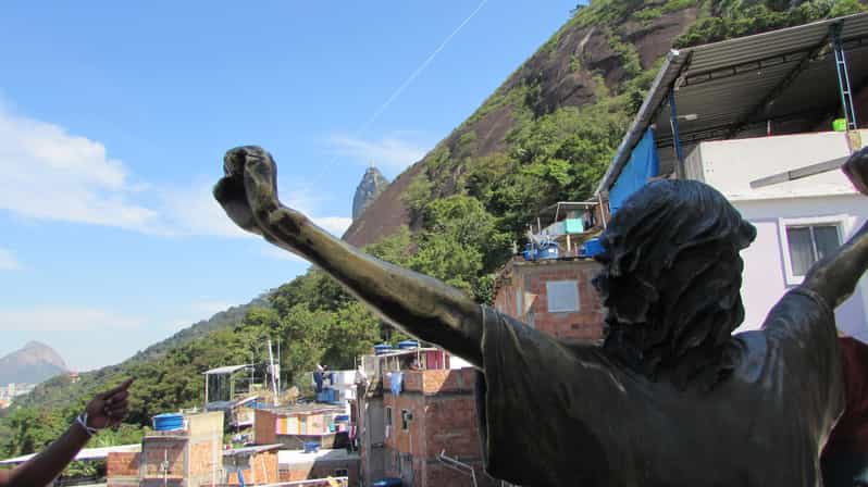 Favela Tour - Calea lui Michael Jackson în Rio | GetYourGuide