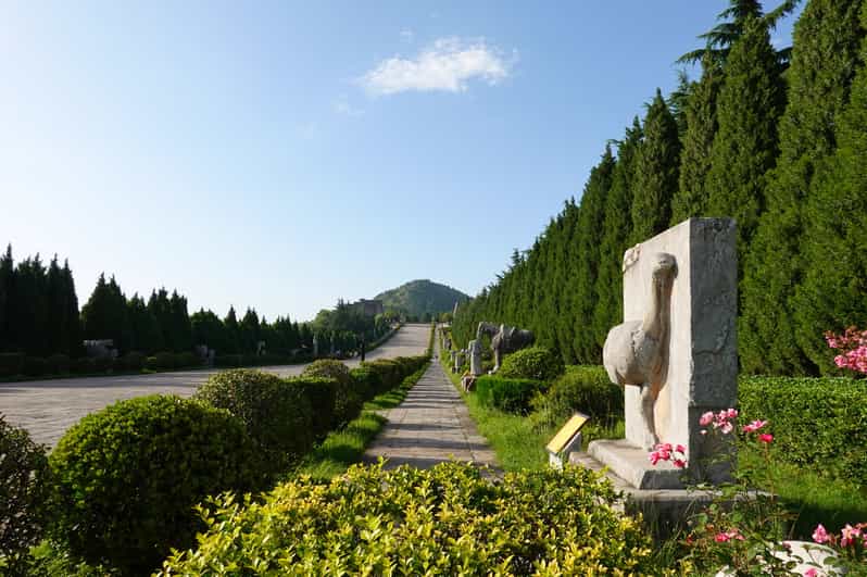 Wanderung zu den Tang-Kaisergräbern: Qianling, Jianling und Zhaoling ...