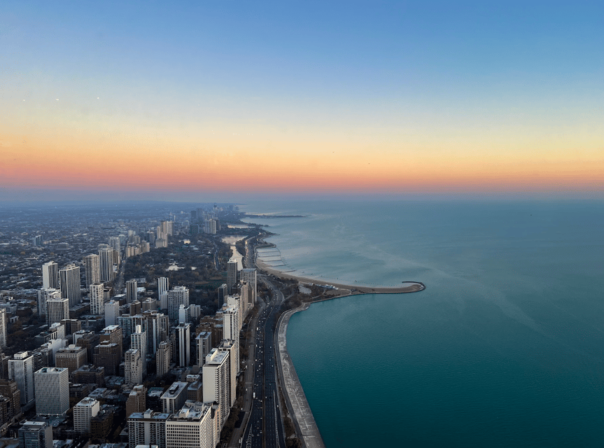 Chicago: 360 Chicago Observation Deck Sip and View Ticket | GetYourGuide