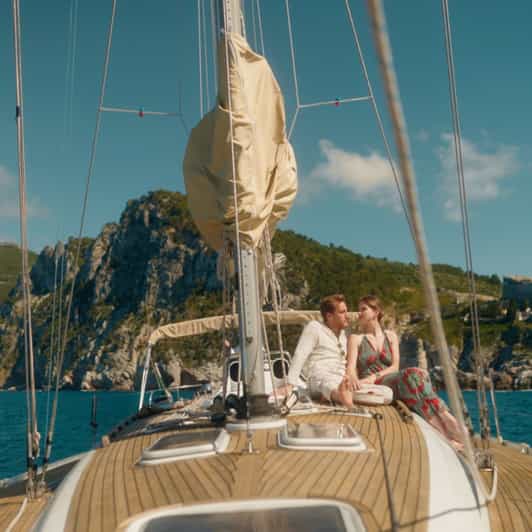 Din Portovenere: Tur privat cu barca cu vele în Golf | GetYourGuide