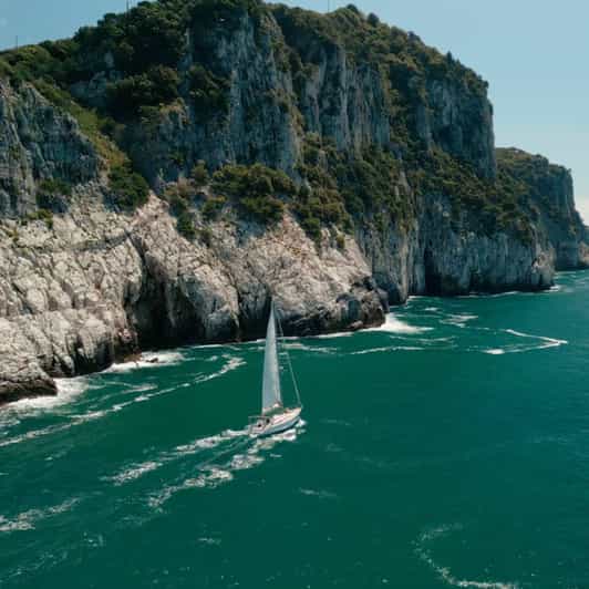 Din Portovenere: Tur privat cu barca cu vele în Golf | GetYourGuide