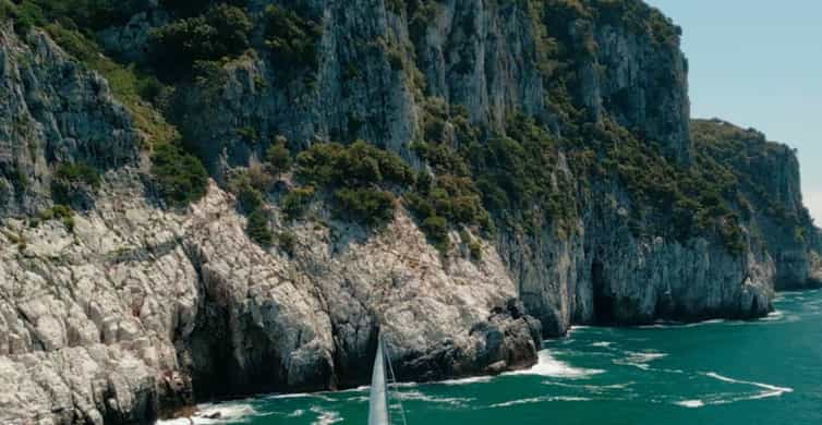 Din Portovenere: Tur privat cu barca cu vele în Golf | GetYourGuide