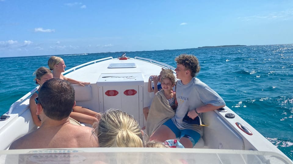 Excursión Lux Isla Rosa 3 islas (4 h) | GetYourGuide