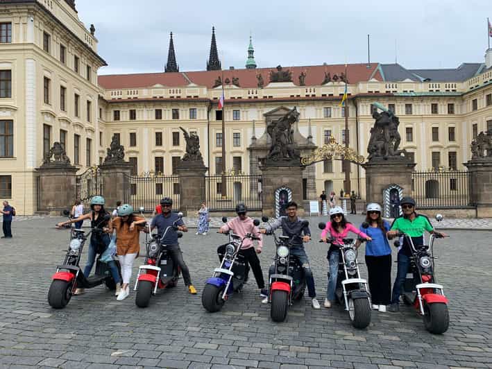 Prag: Geführte Fat Tire e-Scooter oder e-Bike Tour | GetYourGuide