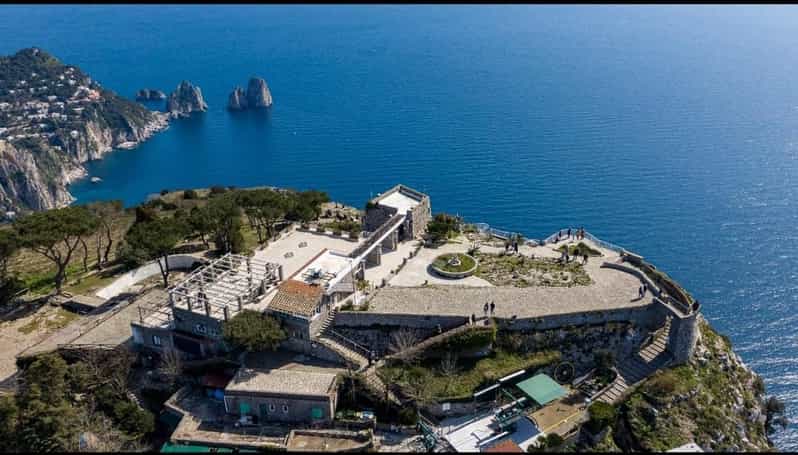 Capri: Monte Solaro Tour met stoeltjeslift en proeverij | GetYourGuide