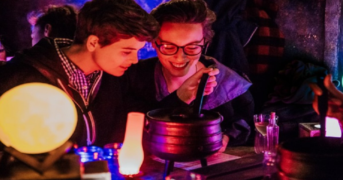 London: Potion Making at The Wands and Wizard Exploratorium | GetYourGuide