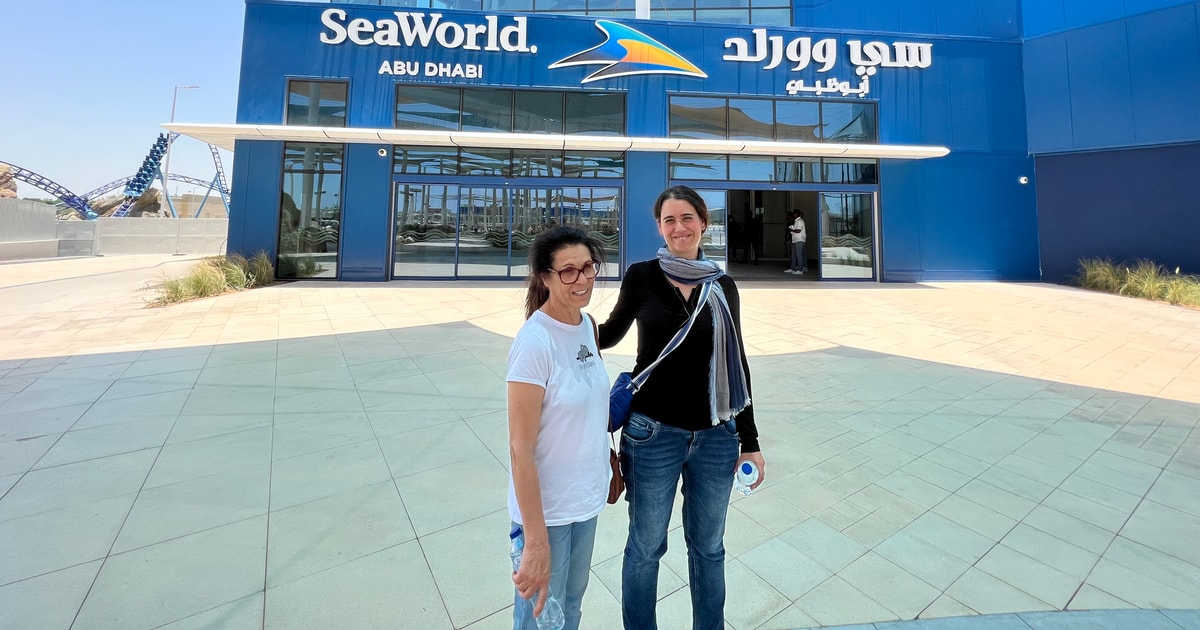 Din Dubai: Abu Dhabi tur ghidat de o zi cu bilete la SeaWorld ...