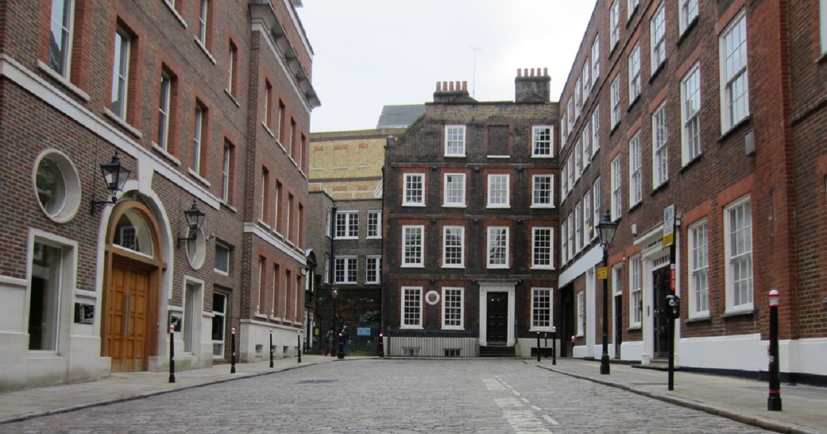 London literary tour and creative writing workshop | GetYourGuide