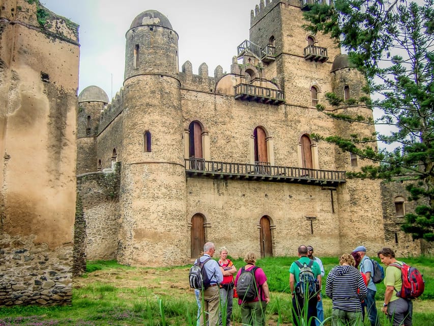 Gondar y Bahir Dar: Castillos, iglesias antiguas, cascadas | GetYourGuide