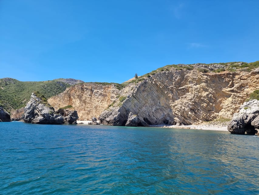 Sesimbra: BOAT TRANSFER PRAIA DO RIBEIRO DO HORSE | GetYourGuide