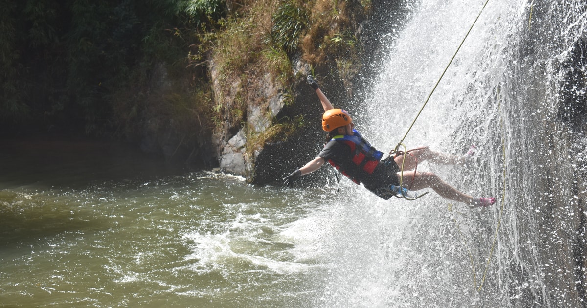 Dalat: Extreme canyoning-avontuur | GetYourGuide