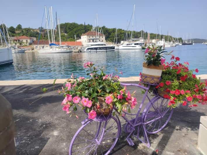 Desde Split: Excursión en barco por el Cuerno de Oro, Hvar y las 4 ...