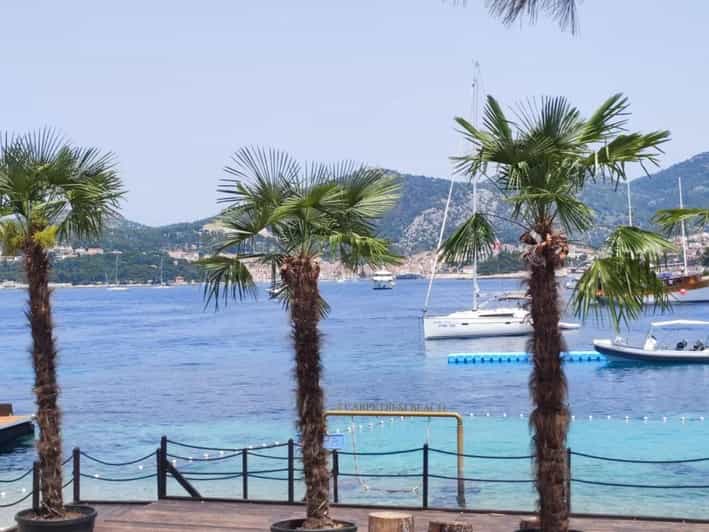 Desde Split: Excursión en barco por el Cuerno de Oro, Hvar y las 4 ...