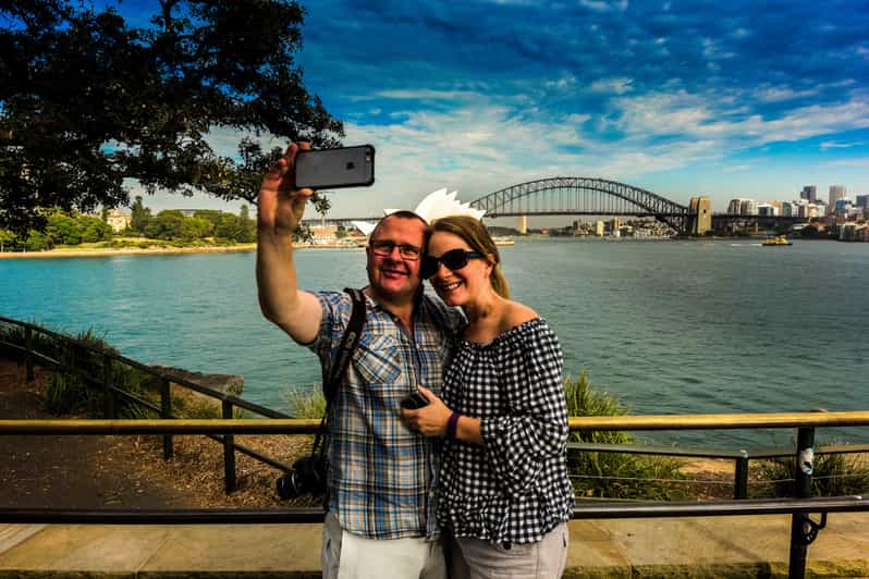 Sydney Combo: Morning Sightseeing to Bondi & Lunch Cruise | GetYourGuide