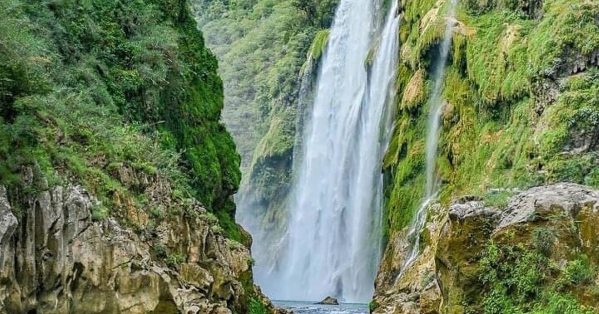 Ciudad Valles: Trip to the Tamul Waterfall by Canoe | GetYourGuide
