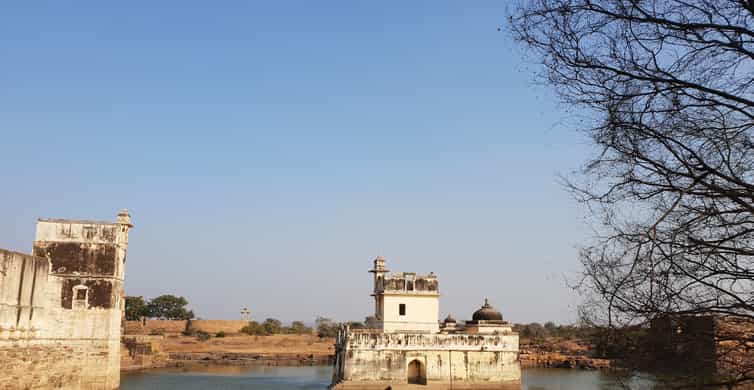 Visit Pushkar & Chittor Fort with Udaipur drop from Jaipur | GetYourGuide
