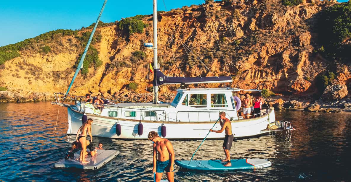 Palma: Plavba při západu slunce s tapas do jeskyní nebo zátok na llautu ...