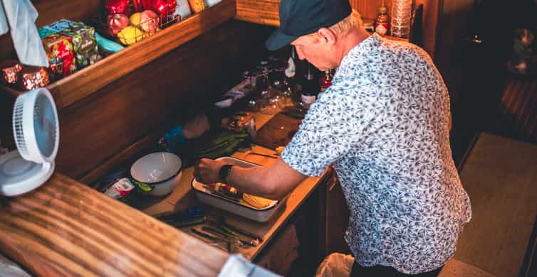 Palma: Plavba při západu slunce s tapas do jeskyní nebo zátok na llautu ...