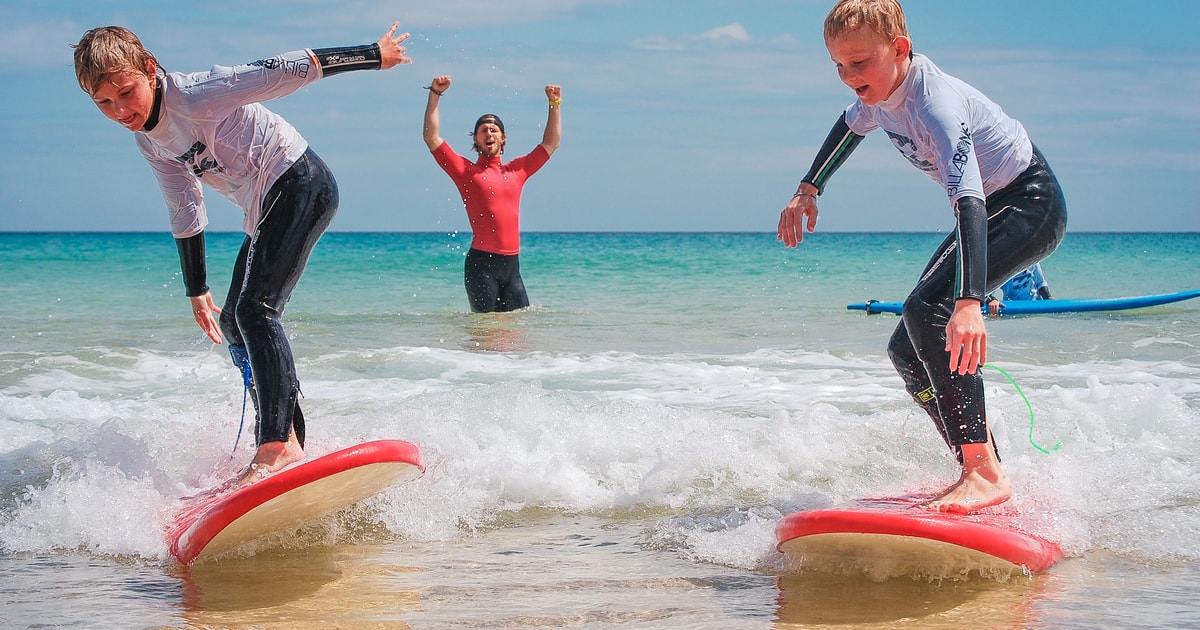 Fuerteventura: Surfinglektioner för barn och familj | GetYourGuide