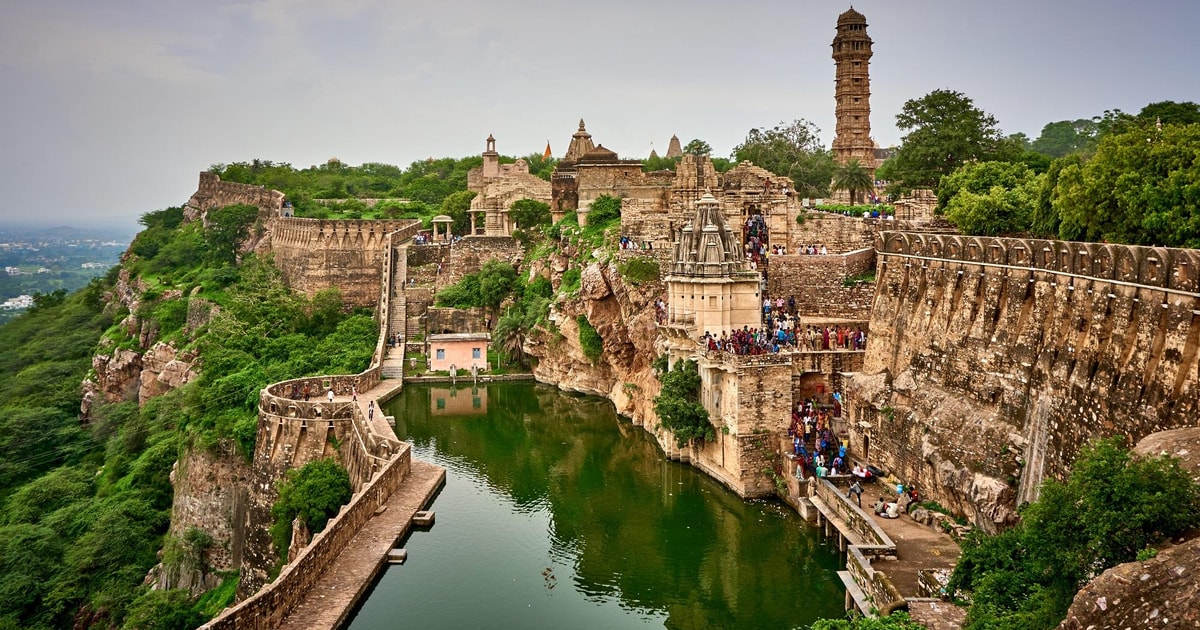 Bezoek Chittorgarh Fort met Pushkar Drop vanuit Udaipur. | GetYourGuide