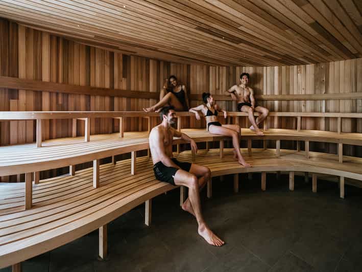 Peninsula Hot Springs Sauna Aufguss | GetYourGuide