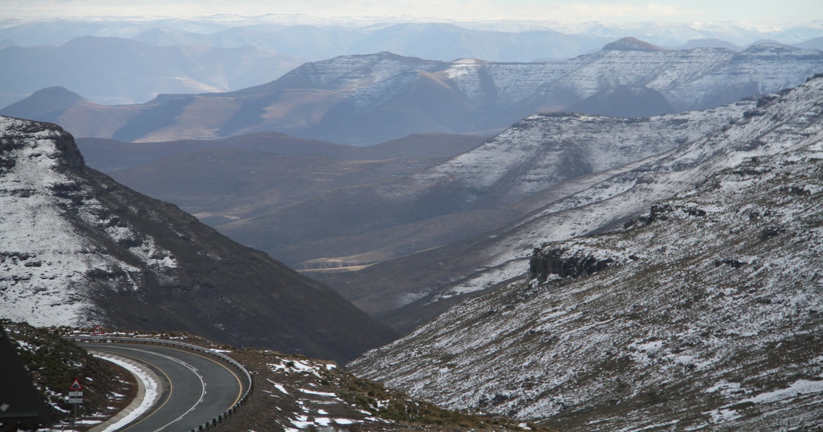 Desde Himeville Excursión guiada de 4 días a un pueblo con alojamiento ...