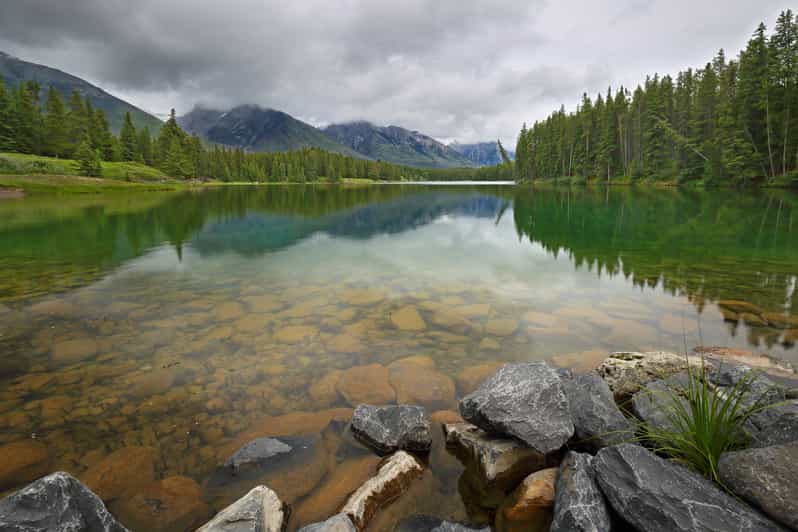 バンフ：ガイドなしの風光明媚なドライブ ツアー | GetYourGuide