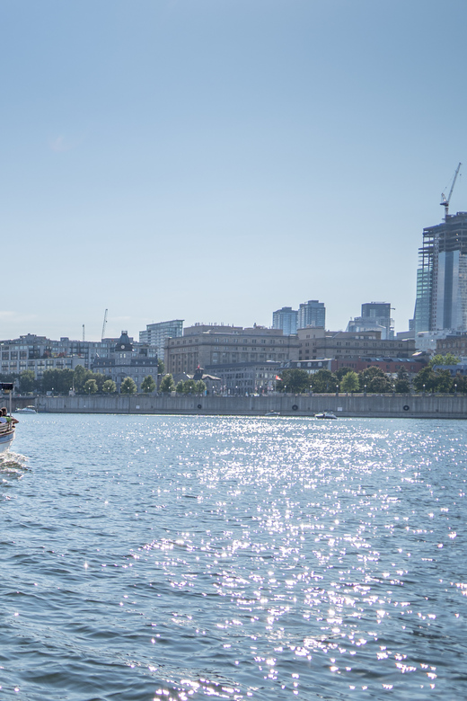 Montreal: Electric Boat Cruise with Onboard Drinks | GetYourGuide