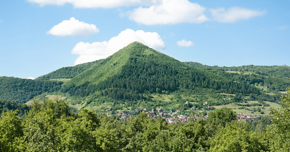 Bosnisk pyramide: Verdens største pyramide (fra Sarajevo) | GetYourGuide