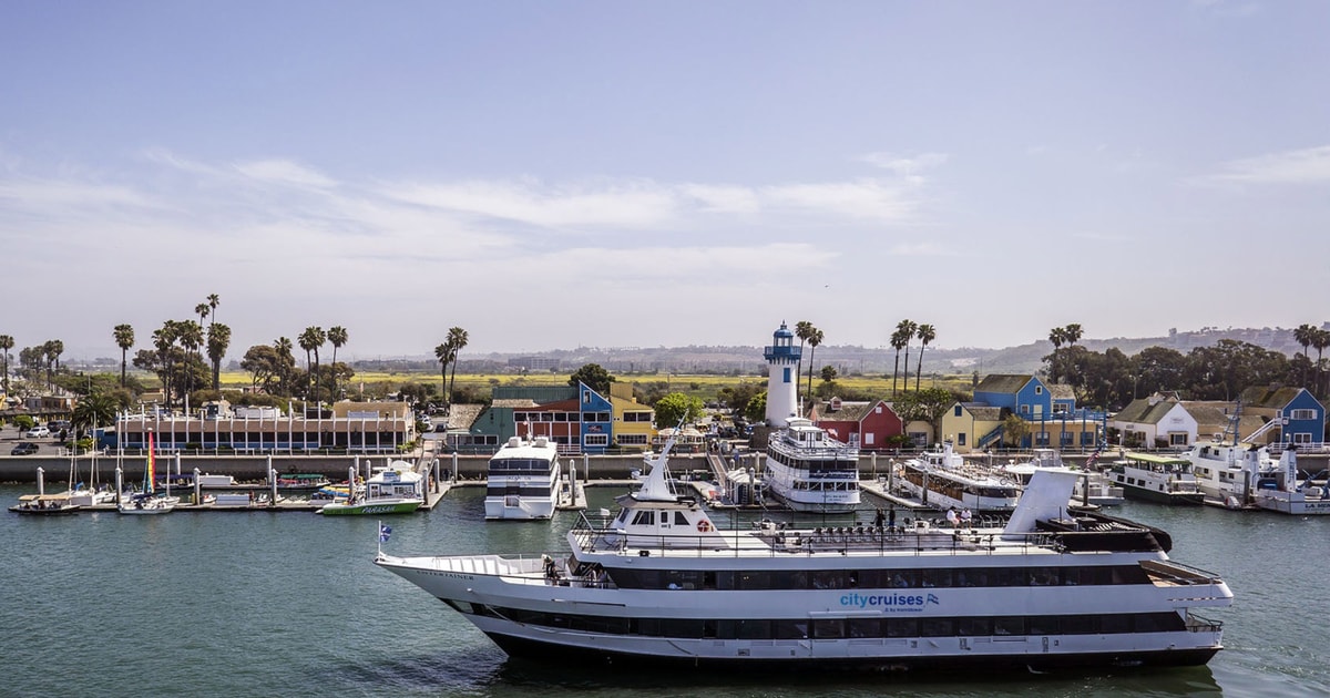 Marina del Rey Crucero nocturno con cena | GetYourGuide