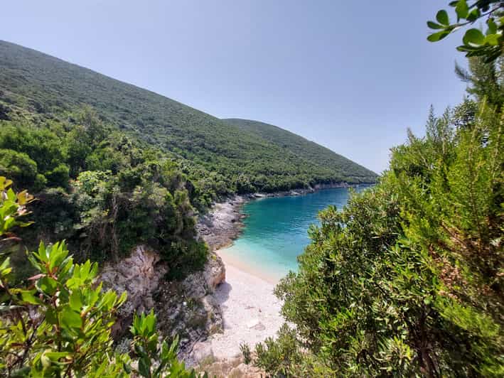 Desde Vlore: Excursión en lancha rápida a la cueva de Haxhi Ali y ...