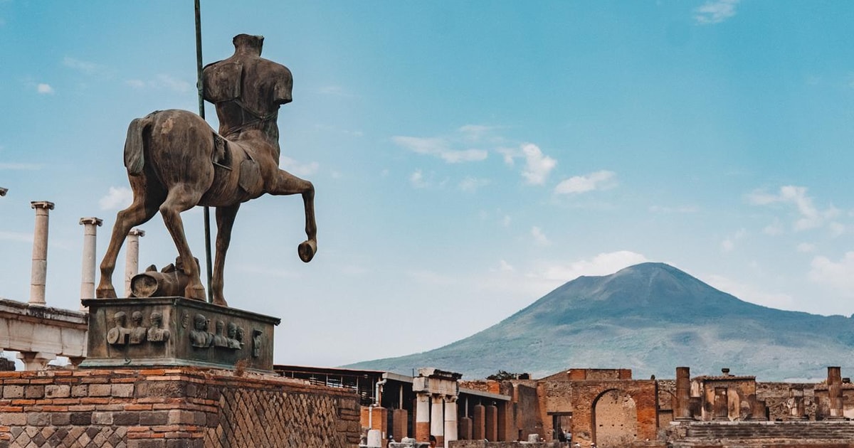 Dagtrip naar de Vesuvius en de ruïnes van Pompeii | GetYourGuide