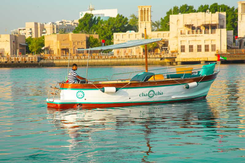 Jumeriah swimming tour '120 | GetYourGuide