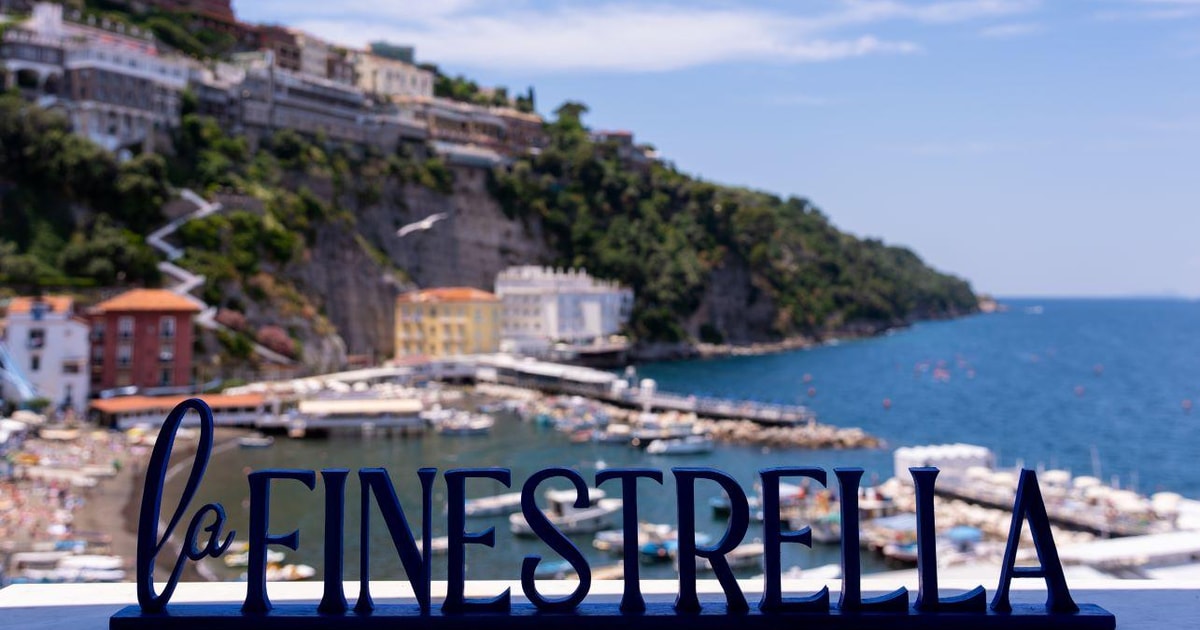 Sorrento: Aperif & Kolacja zachód słońca na Marina Grande panoramiczny ...