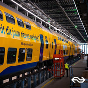 Amsterdam: Treintransfer Schiphol Airport van/naar Rotterdam - 2026 ...