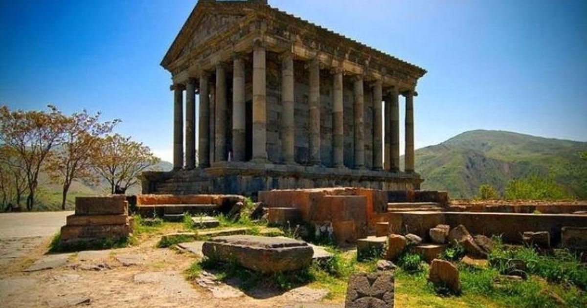 Sinfonía de Piedras, Garni, Geghard, parada fotográfica Arco de ...