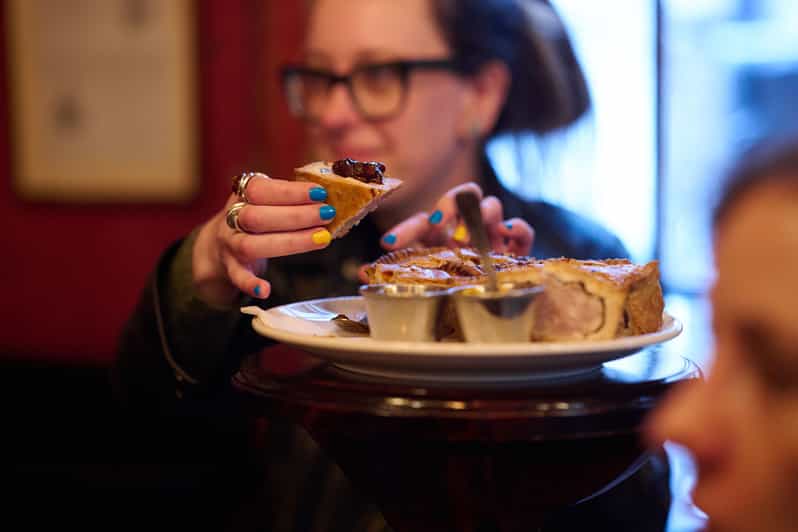 London: Historic Pubs, British Ales & Classic Dishes | GetYourGuide