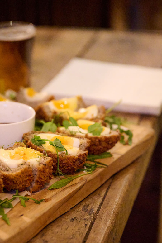 London: Historic Pubs, British Ales & Classic Dishes | GetYourGuide