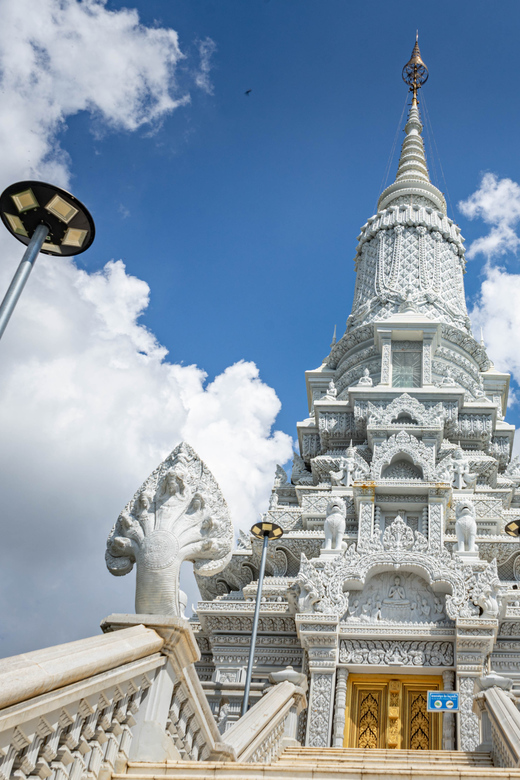 Phnom Penh: Phnom Oudong & Koh Chen Village - Lunch include | GetYourGuide