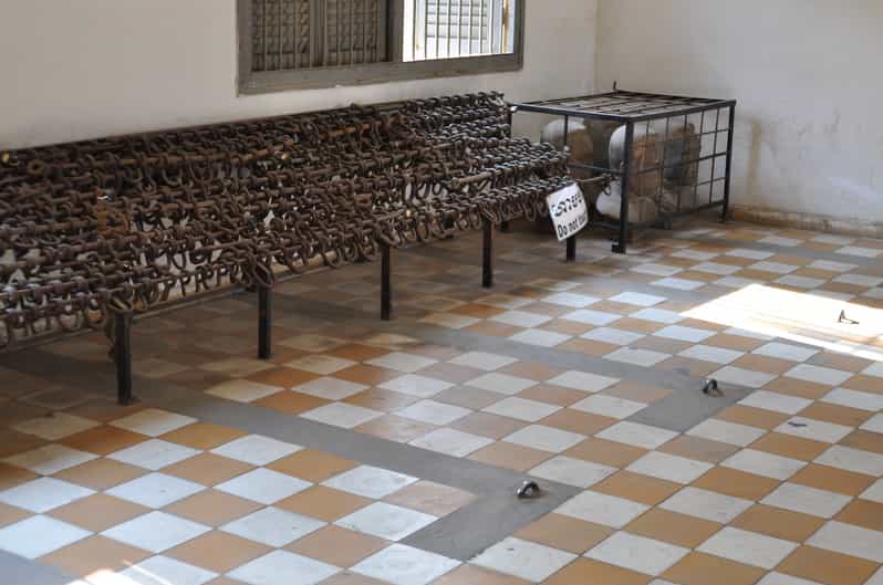 Khmer Rouge In Depth: Tuol Sleng Museum & Killing Fields | GetYourGuide